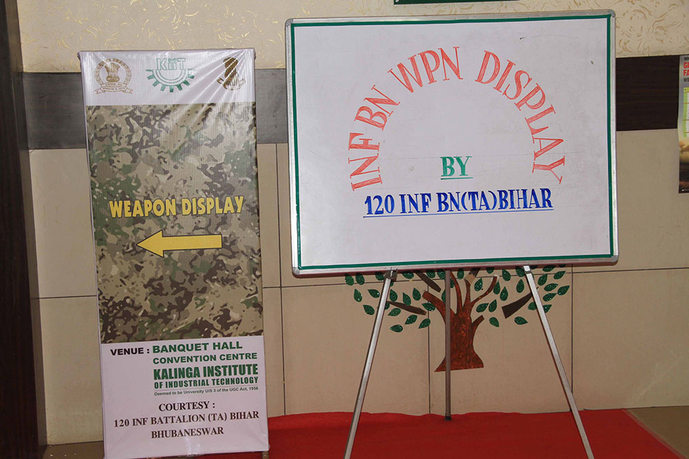 Know Your Army Campaign & Weapon Display at KIIT | KIIT University News ...