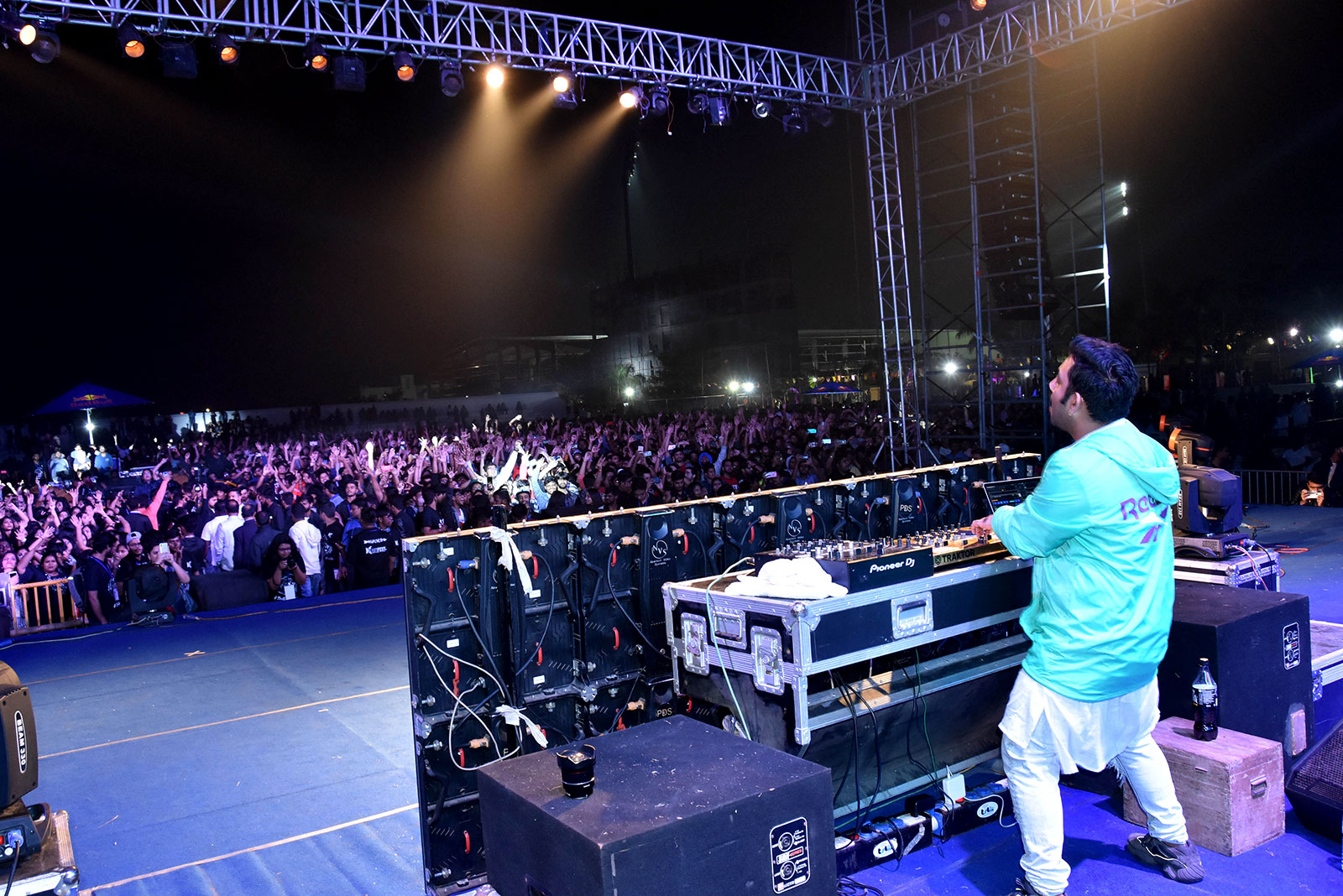 KIIT FEST 6.0 KIIT matched its step with beats of Ritviz in DJ Nite ...