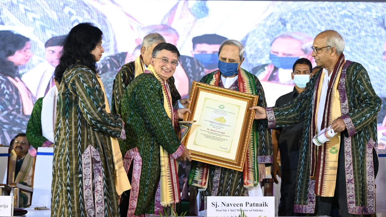 18th Annual Convocation of KIIT Knowledge is the New Engine of Economic ...